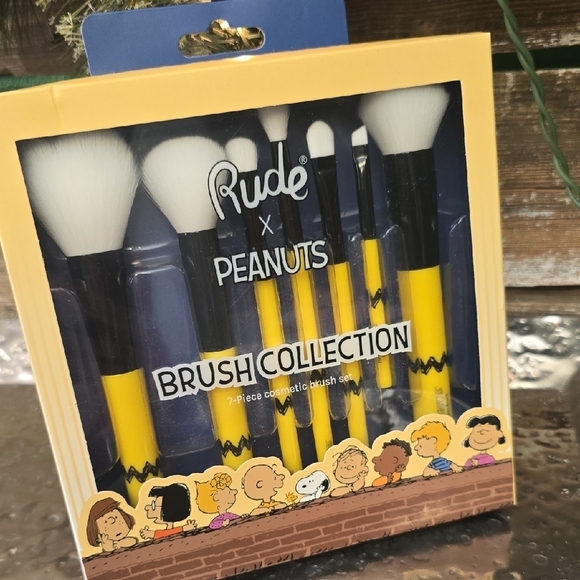 RUDE | Makeup | Rude Peanuts Yellow And Black Makeup Brush Set New ...